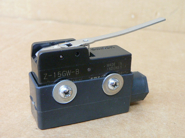 OMRON Z-15GW-B Snap Action Hinge Lever Snap Switch - Fen Industrial